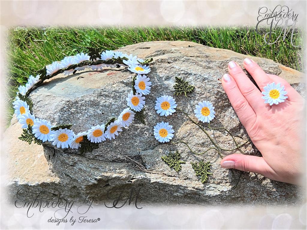 Daisies for wreath making /5x7 hoop – Embroidery by TM - designs by Teresa