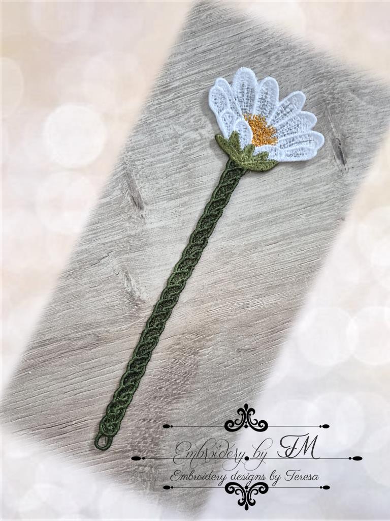 Bookmark Daisy TM/ 5x7 hoop – Embroidery by TM - designs by Teresa