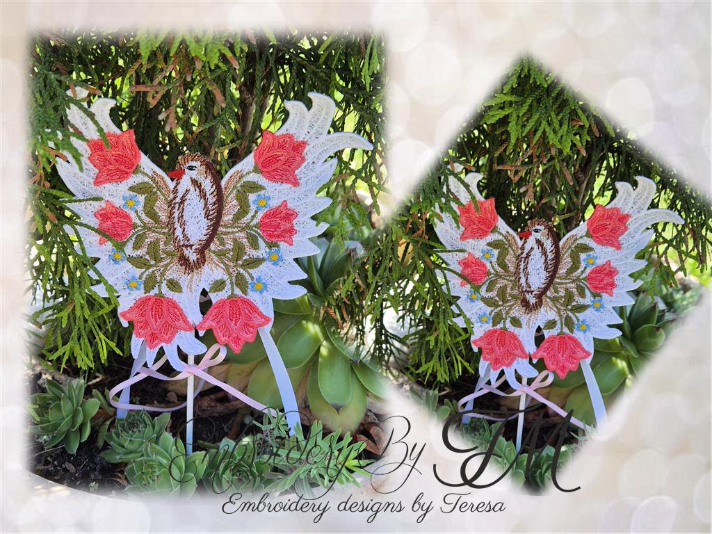 Bird with flowers/ two sizes – Embroidery by TM - designs by Teresa