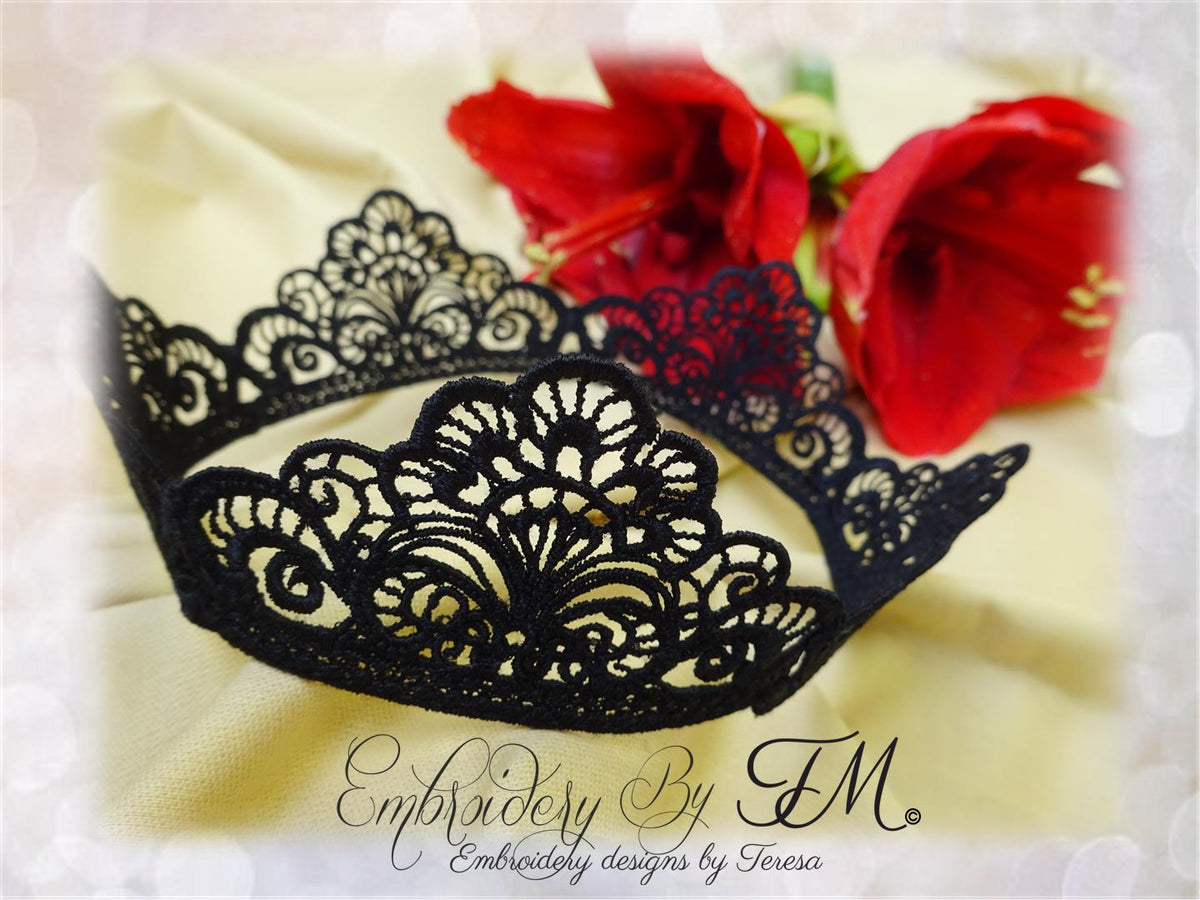 Black crown FSL / 4x4 hoop – Embroidery by TM - designs by Teresa