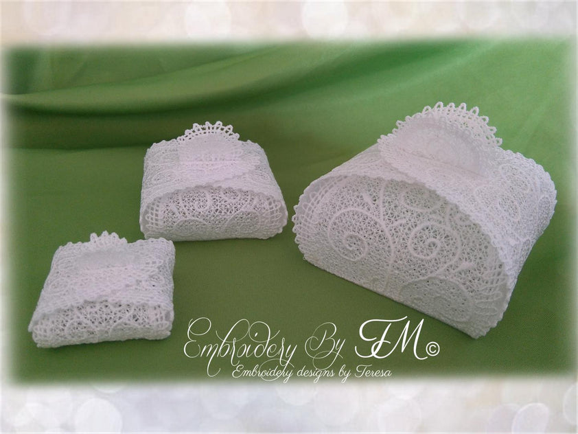 Lace box/three sizes – Embroidery by TM - designs by Teresa