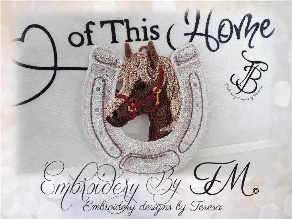 Horseshoe with horse/5x7 hoop – Embroidery by TM - designs by Teresa