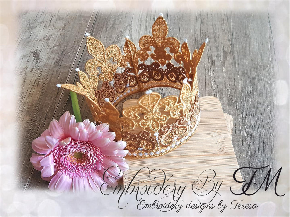 King's crown FSL / two sizes – Embroidery by TM - designs by Teresa